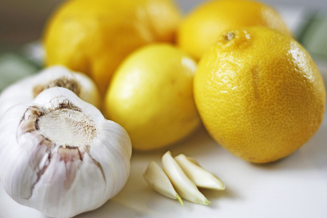 10 Easy Ways to Use Garlic for Weight Loss | New Health Advisor