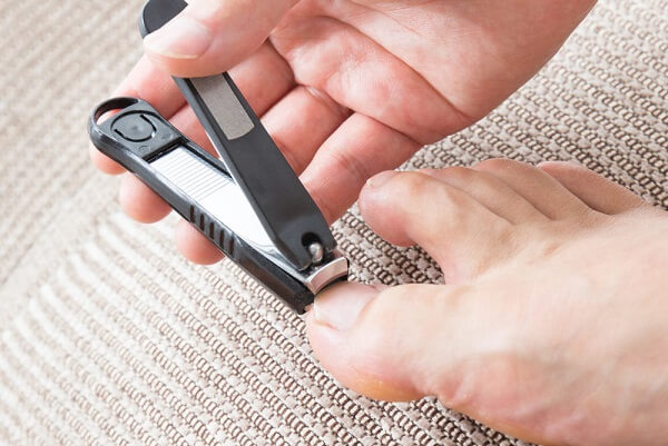 How to Clean Your Feet and Keep Them Healthy | New Health Advisor